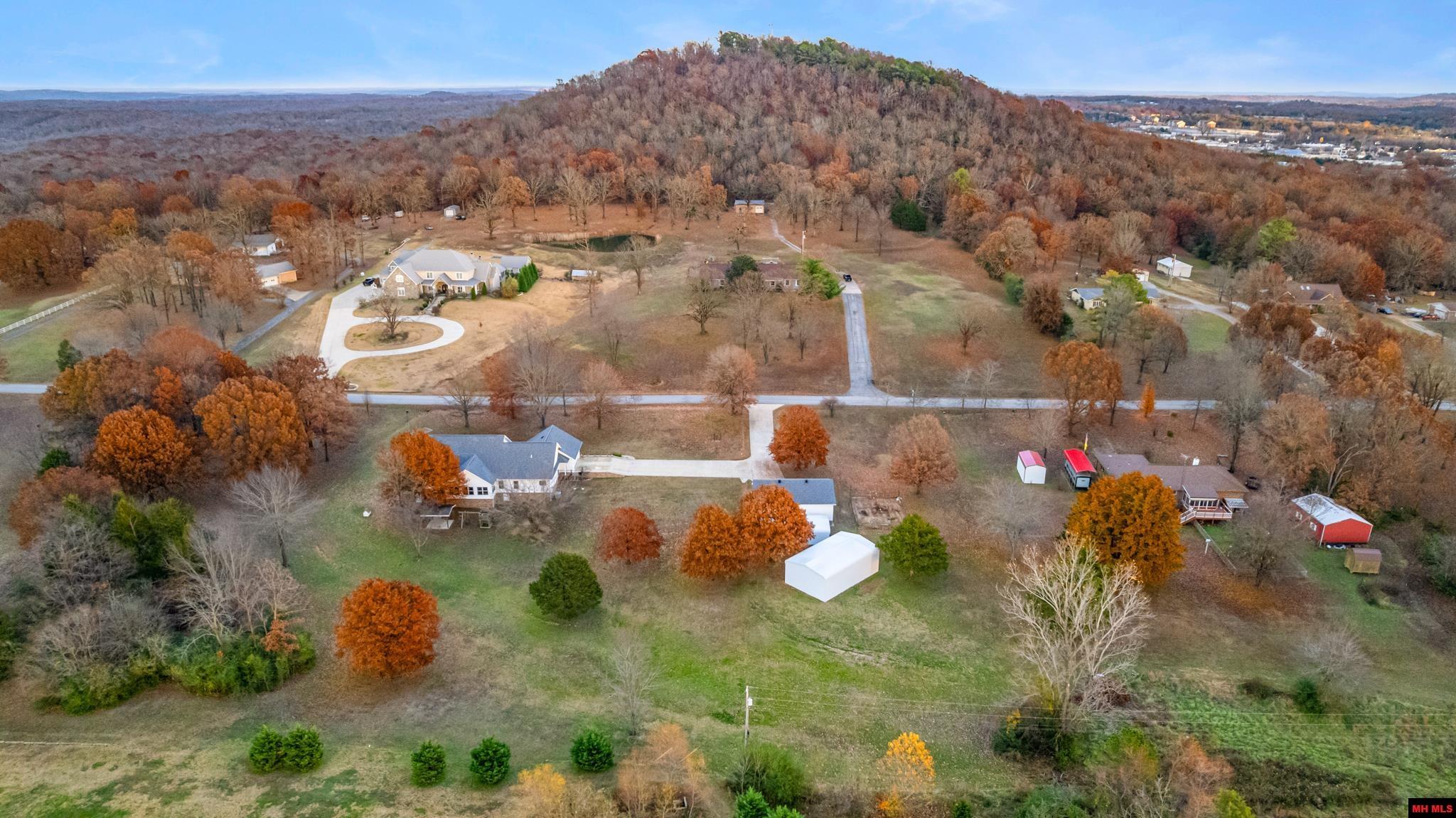 543 Green Valley Drive Mountain Home AR - Homes with >, 1 Acre,Residential Home For Sale ...