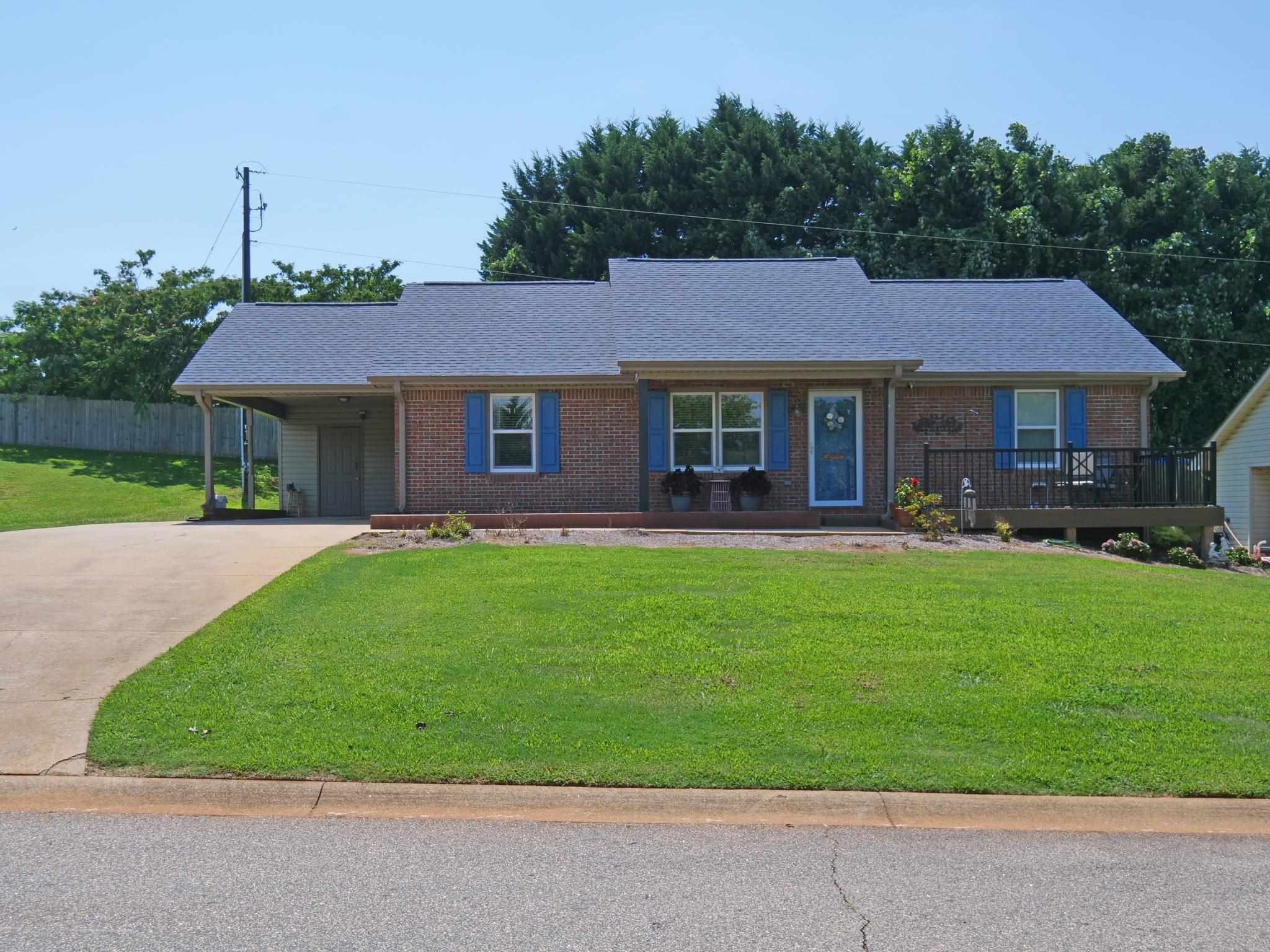 246 Ranier Dr., Inman, SC 29349