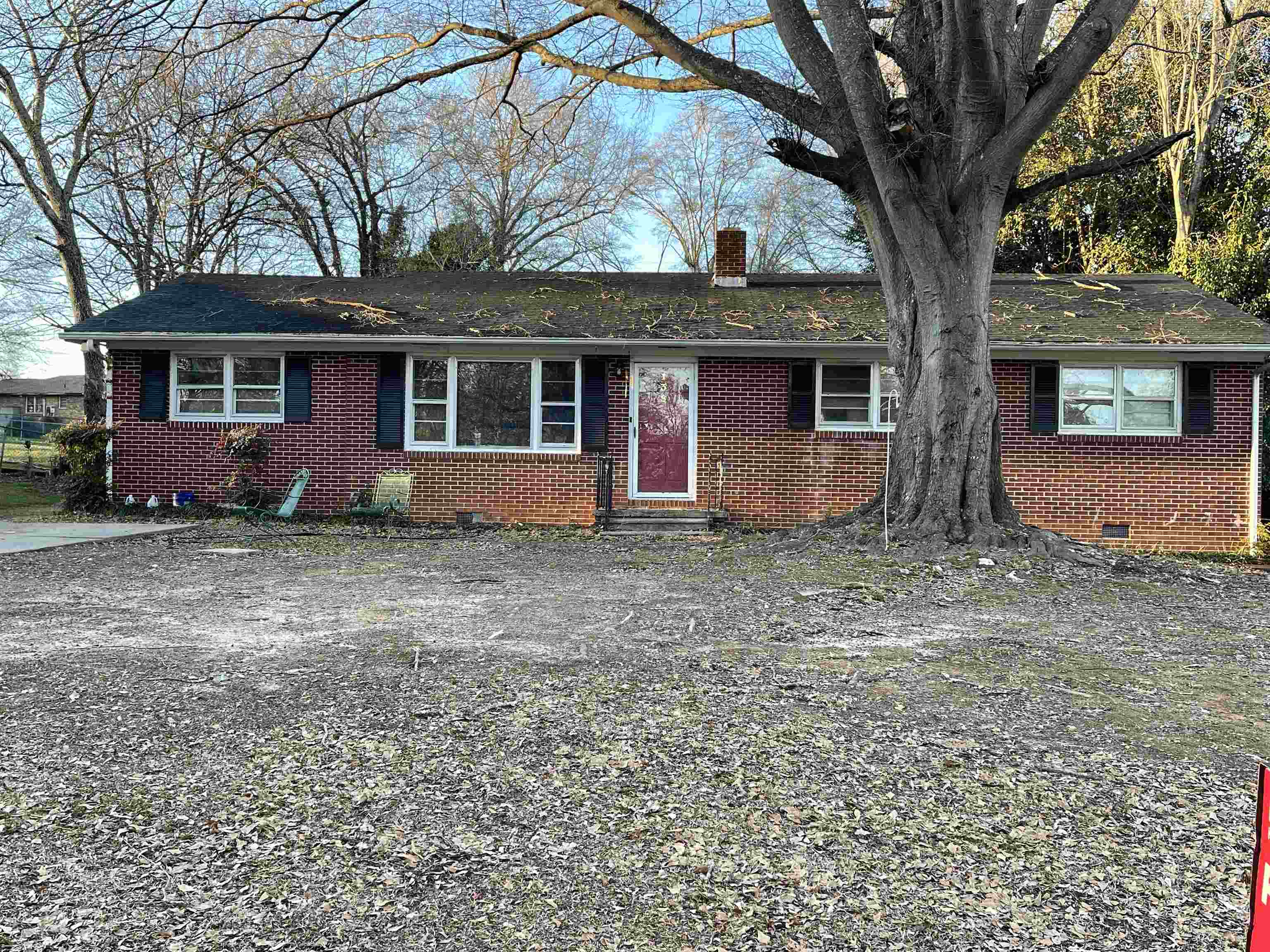 138 continental Dr, Spartanburg, SC 29302