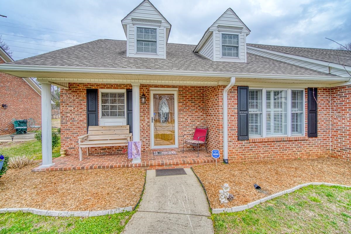 345 W Pointe Drive, Spartanburg, SC 29301