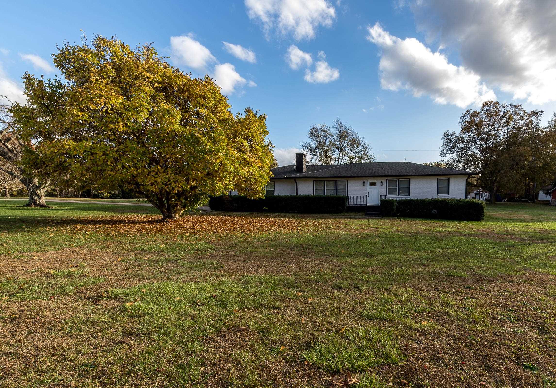 105 Lakeview Dr, Chesnee, SC 29323